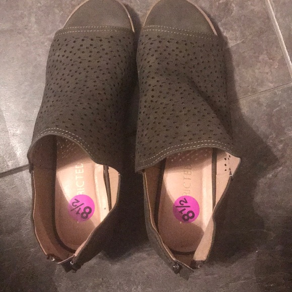 Restricted | Shoes | Preowned Peep Toe Sandals | Poshmark